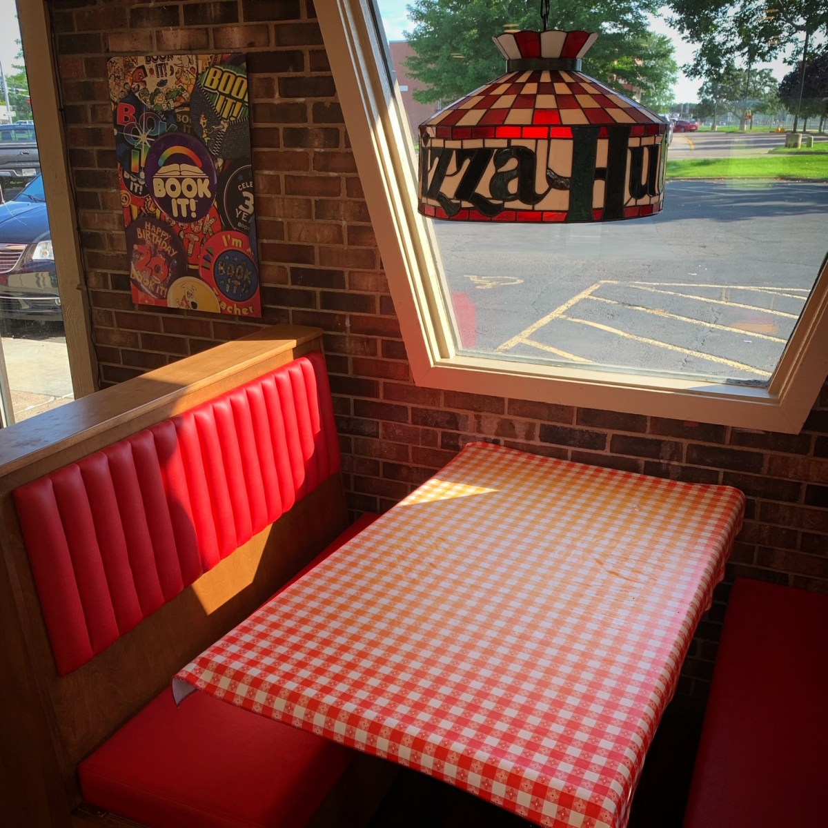 CLASSIC PIZZA HUTS ARE BACK.