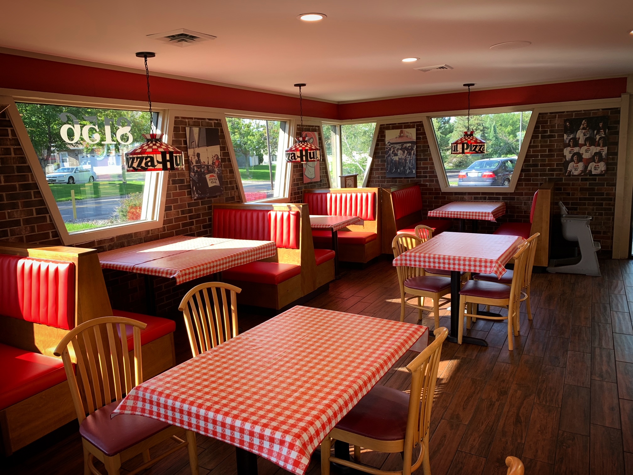 CLASSIC PIZZA HUTS ARE BACK.